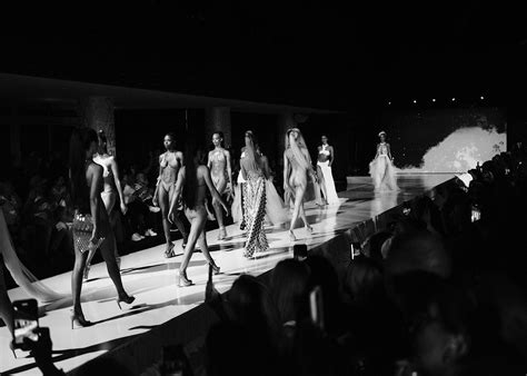 วันที่และแผนการเดินทางไป Celebrity Paris Fashion Week Event Est Galerie