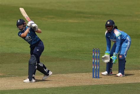 Emma Lamb Lofts One Towards The Leg Side