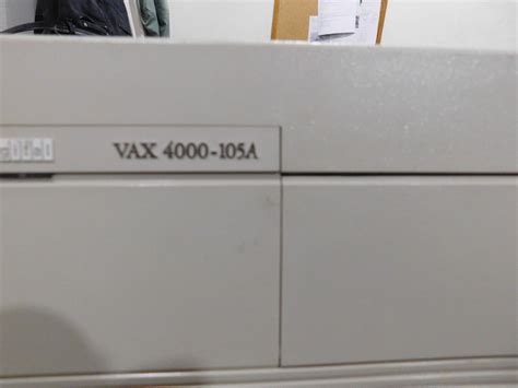 Digital Equipment Dec Vax 4000 105 48dbm B9 A01 Micro Computer
