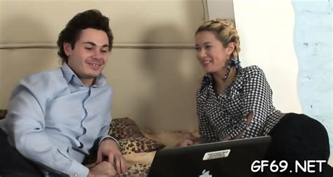 Python In Luscious Bimbo S Love Tunnel Eporner