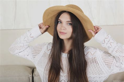 Adriana Fawn Hotty Hat 116p 第1页 欧美色图 宅男乐基地 免費高清av