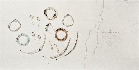 Molly And Daisy 堂姐tara來借住幾天，大家都喜歡綠油油的後院啊！ 真是不枉費我過去一個月的努力撒種子施肥澆水