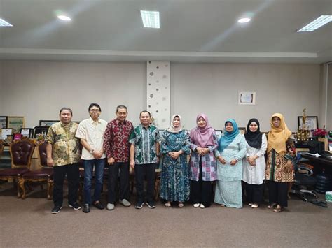 Media Centerprof Dr Junaidi Program Bos Afirmasi Pemprov Riau Bantu Siswa Tidak Mampu