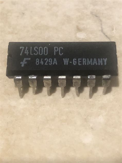 History On A Chip An Iconic 74ls00 Ssi Integrated Circuit Found In A Bin In My Electronics Lab