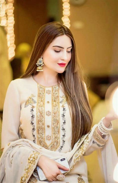 Pin By Sabeen Altaf On Dpz Designer Party Wear Dresses Party Wear