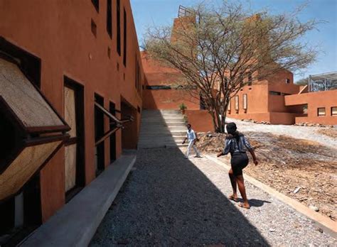 معايير تصميمية جديدة لتخصصات علمية جديدة By مجلة البناء Issuu