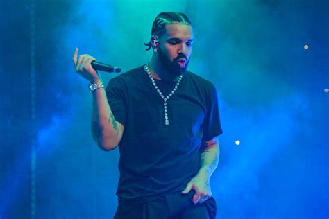 The Eight Drake Iest Antics On Drakes ‘its All A Blur Tour