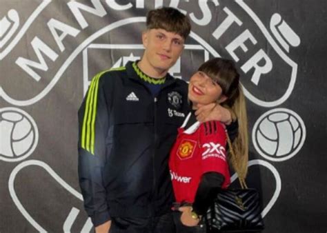 Watch 18 Year Old Alejandro Garnacho Dances In Joy With Girlfriend Eva Garcia After Announcing