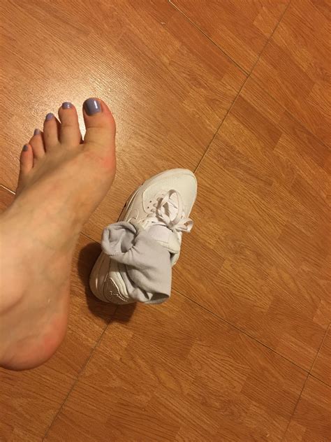 Tired Feet After A Long Run🏃‍♀️ Scrolller