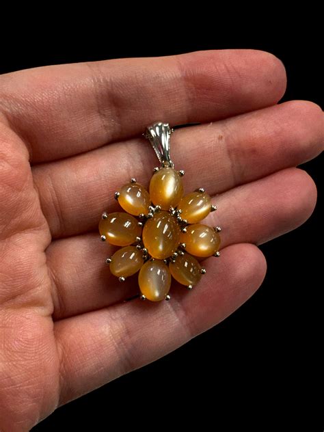 Ss Peach Moonstone Flower Pendant Garys Gem Garden