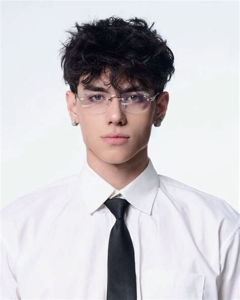 Pin De M O O N En Female Reference En 2025 Estilos De Cabello Hombre