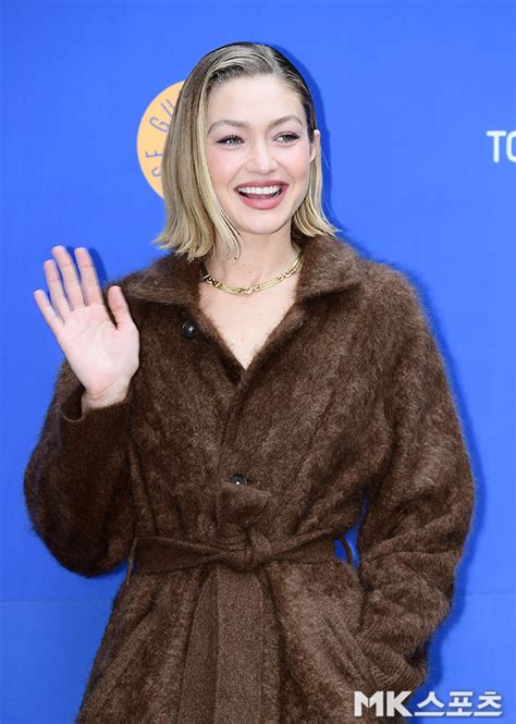 Global Model Gigi Hadid Attended A Photo Event Held In Sinsa Dong
