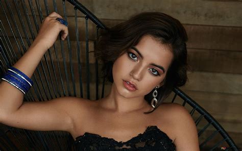 Young Actress Isabela Moner In A Beautiful Black Outfit Hd Wallpaper
