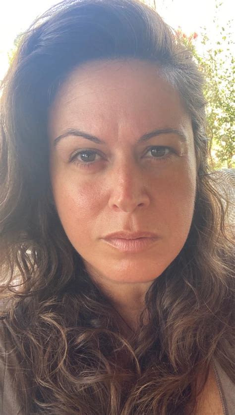 ענבר ברי רוז להחזיק את הלב