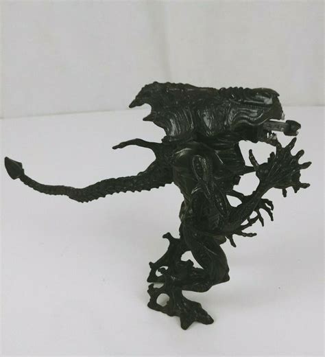 Aliens Queen Alien Xenomorph Action Figure 1992 Kenner Whipping Tail