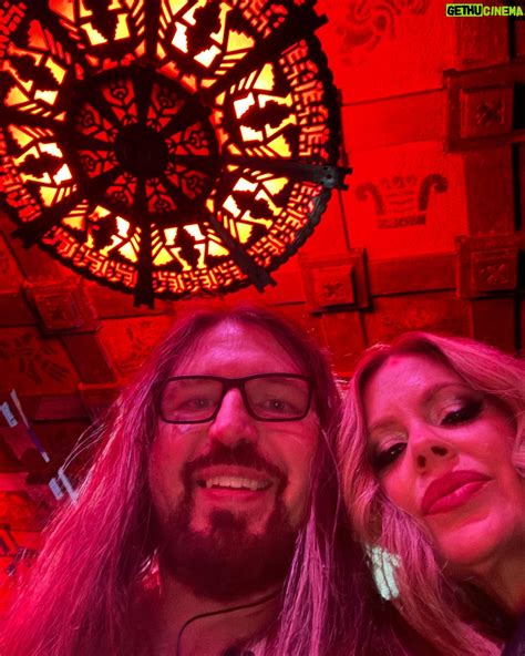 Kristin Bauer Wiki Biography Age Gallery Spouse And More