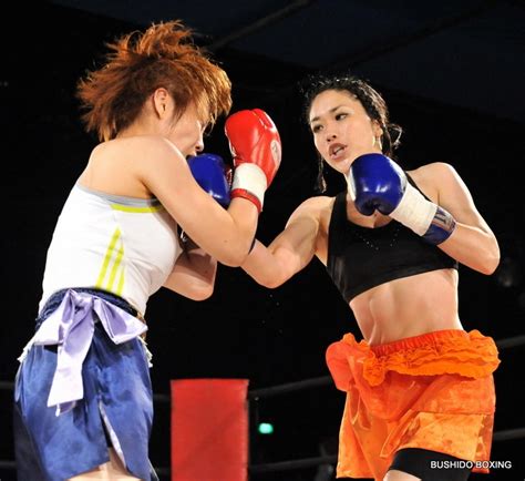 【写真】nanase（kingexceed ）vs林 美久（バンゲリングベイ・スピリット） 武士道ボクシングⅢ