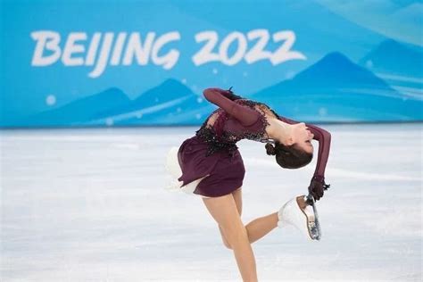 Pin By Mina On Skate Figure Skating Olympics Figure Skating
