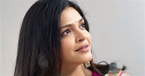 Deepa Parab मन झालं बाजिंद ललकारी गmarathi Actress Deepa Parab