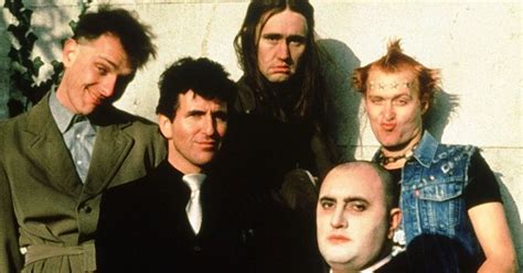 Where The Cast Of Bbcs The Young Ones Are Now 43 Years On Liverpool Echo