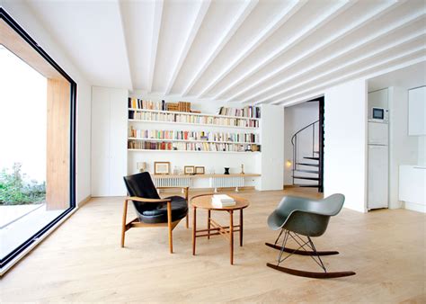 Noel Dominguez Adds Timber Cube House Into Parisian Garden