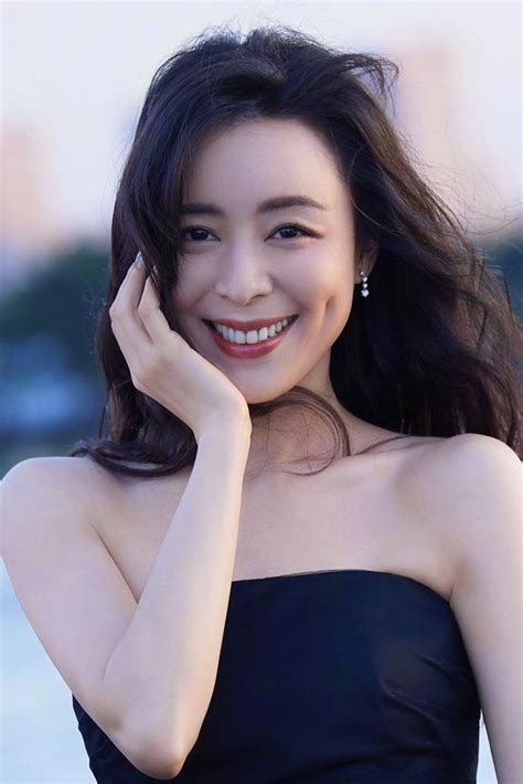 Zhang Jings Instagram Twitter And Facebook On Idcrawl