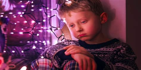 Sarantos Releases New Album And Surprise Holiday Single