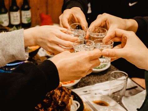 12 Korean Drinking Games A Guide To The Fun And Frolic The Soul Of Seoul