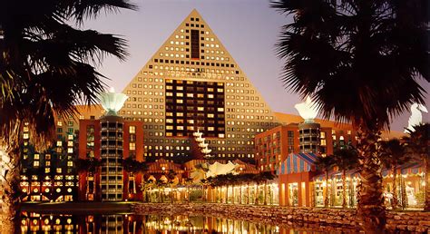 Walt Disney World Dolphin Resort 1750d31cf9cf7023b157da2f4bafdf52