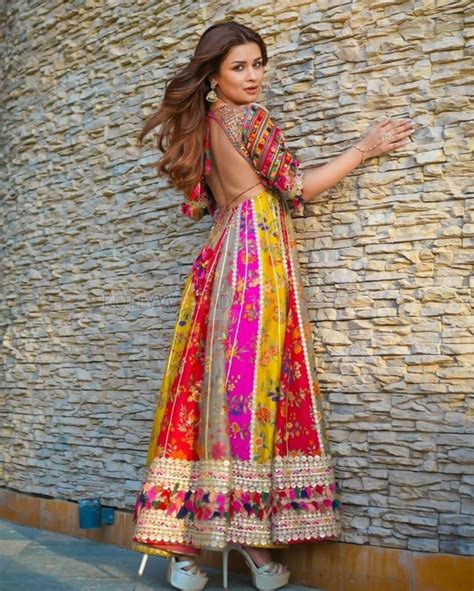 Pretty Avneet Kaur In A Colorful Anarkali Suit Photos 05 318803
