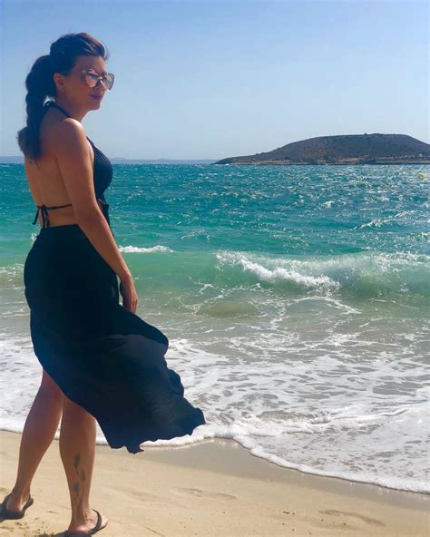 Golnaz Hosseinis Feet