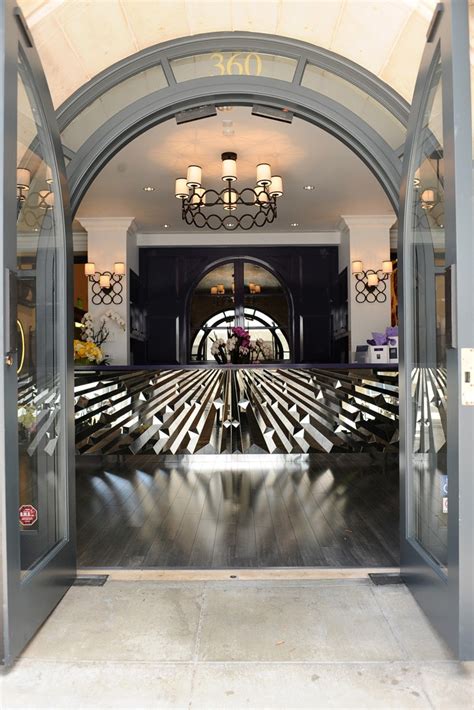 José Eber Opens New Salon