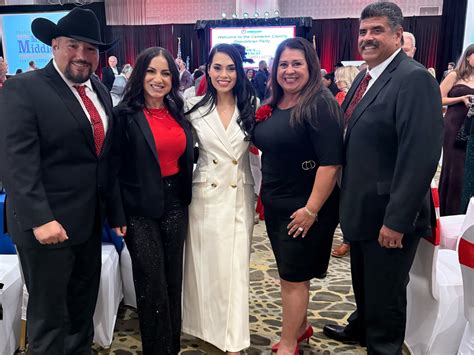 Mayra Flores Mayra Flores Added A New Photo