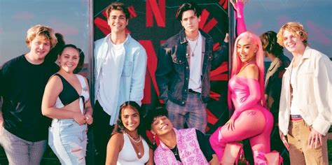 What Is Hype House And Who Is In It Tiktok Mansion Explained Yourtango