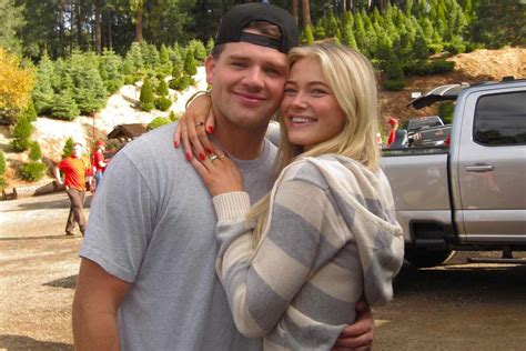 Rylee Arnold Jokes About Training Boyfriend For Dwts With Beach Lifts