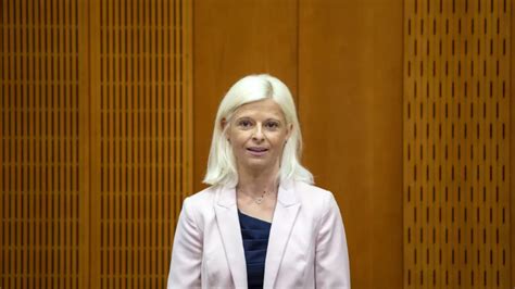 Naslednica Stojmenove Duh Bo Ksenija Klampfer