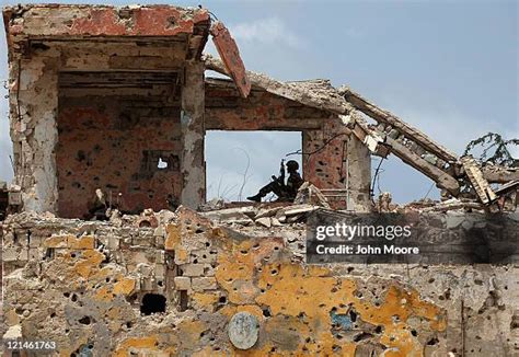 War Rubble Photos And Premium High Res Pictures Getty Images