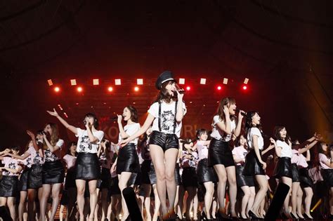 Akb48タイムズ（akb48まとめ） 【akb48】小嶋陽菜「どう撮ったらこんなみんなが脚の短い写真が撮れるの樂どこのだろと思ったら左下