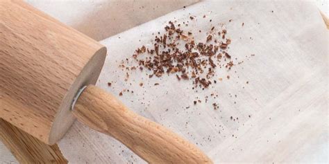 How To Grind Herbs With A Mortar And Pestle