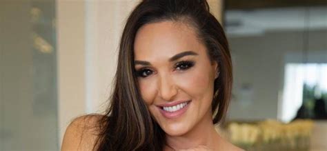 Gia Macool Height Weight Body Measurements Wiki Age Biography