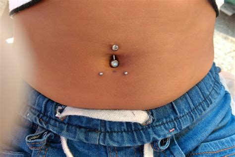 How To Take Care Of A Belly Button Piercing Infection Baeul