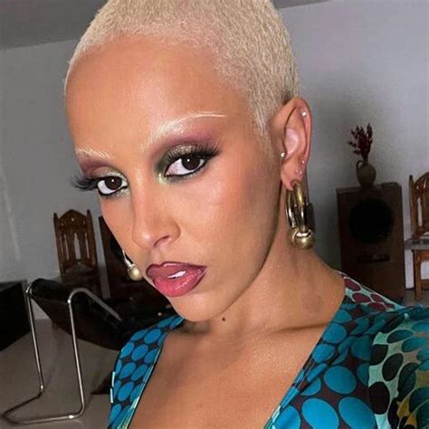 Doja Cat Eyebrows Journey All The Craziest Looks