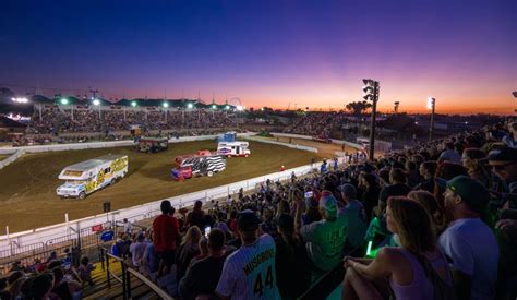 The Crunch Of Metal Demolition Derby Shows Are A Crowd Fav At The Oc