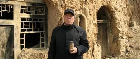 刘福祥 身居城市住高楼，常梦儿时黄土窝。故园爷爷热炕