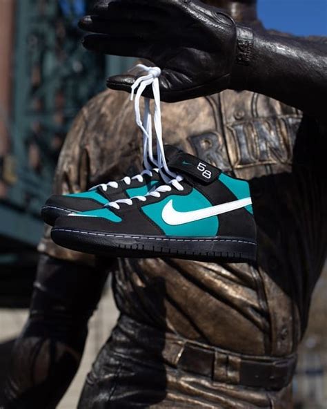 Nike Sb Dunk Mid “griffey” Solesavy