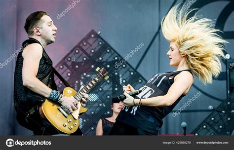 Ellie Goulding Performing Stage Music Festival Stock Editorial Photo Benhoudijk 429860270