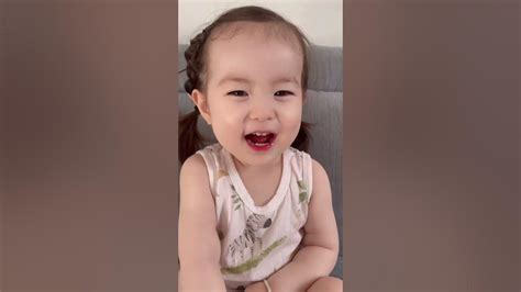 小胖墩能有多精致 一边逗小姨玩 一边擦自己喷出来的口水晒出越养越上头的人类幼崽 又是被女儿治愈的一天 大眼萌娃 Youtube