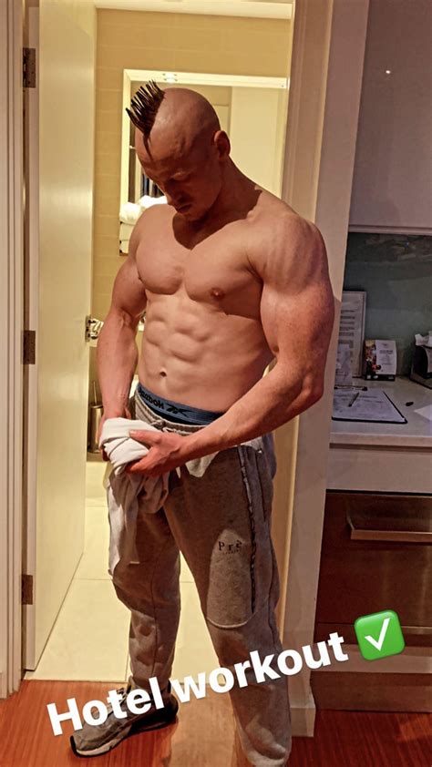 Sam Gradwell R Wrestlewiththepackage