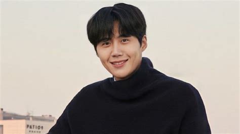 Foto Dapat Ancaman Pembunuhan Mantan Pacar Kim Seon Ho Ambil Langkah
