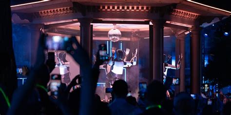 Tesla Shows Off Impressive Optimus Gen 2 Humanoid Robot